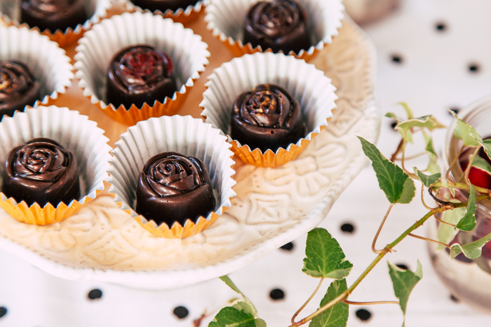 Čokoladne praline (sa marcipanom, kesten pireom i ganašom) i tempiranje ...